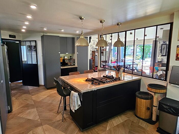 Maison à vendre - Locminé - 8 pièces - 6 chambres