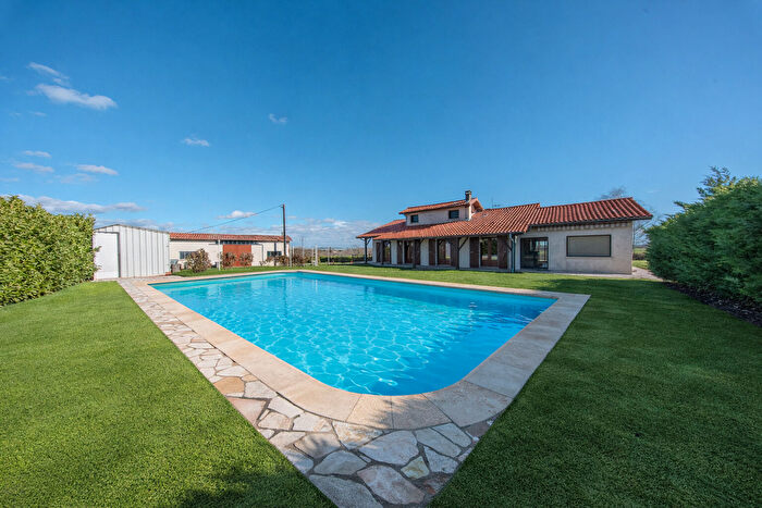 Maison à vendre - Saint-Clar - 5 pièces - 4 chambres