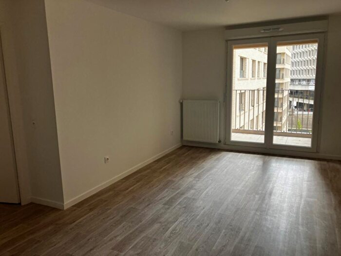 Appartement à louer - Bobigny, Centre-ville - 3 pièces - 2 chambres
