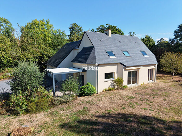 Maison 8 pièces à La Barre-de-Semilly, à vendre