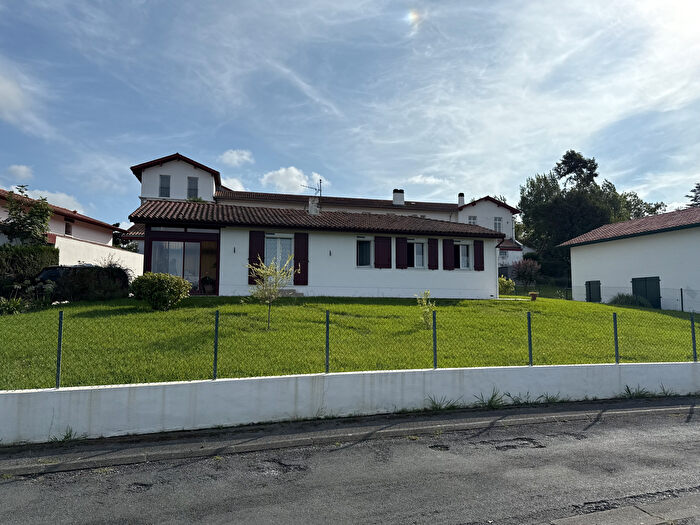 Maison à vendre - Urrugne - 5 pièces - 4 chambres