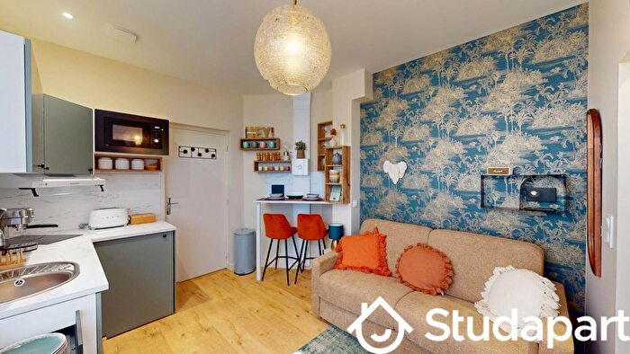 Appartement à louer - Centre Ville, Reims - 1 pièce - 1 chambre