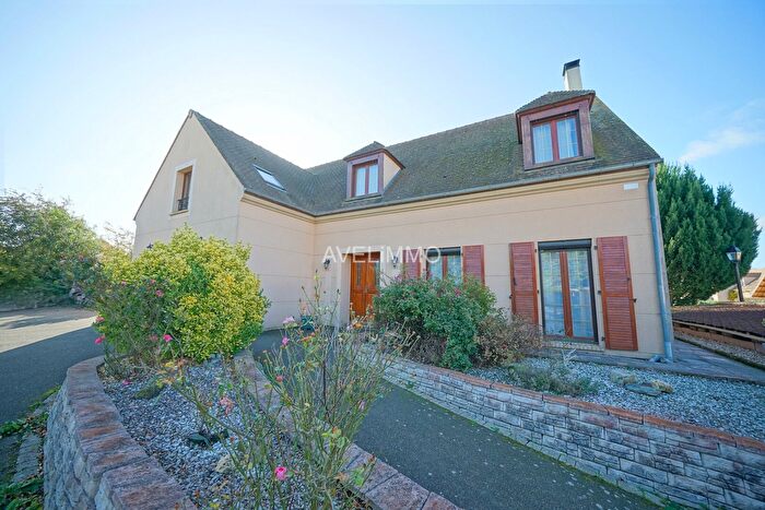 Maison à vendre - La Queue-lez-Yvelines, La Queue-les-Yvelines - 7 pièces - 5 chambres