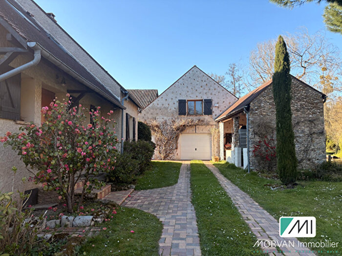 La Celle-les-Bordes : Maison 8 pièces à vendre