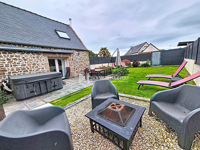 Maison 8 pièces à vendre à Trélévern