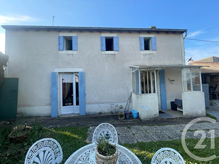 Maison à vendre - Thénezay - 6 pièces - 3 chambres