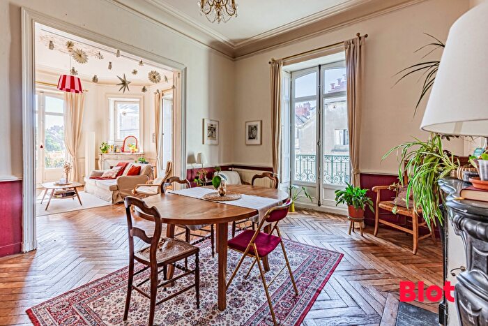 Nantes, Centre-ville : Appartement 7 pièces à vendre