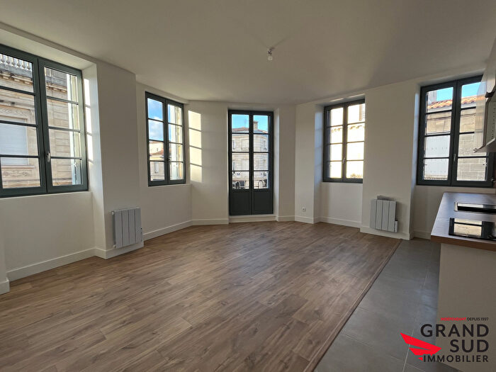 Appartement à louer - Bordeaux, Saint-Seurin - 3 pièces - 2 chambres