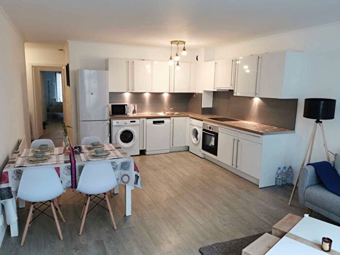 Appartement à louer - Paris ème arrondissement - 3 pièces - 2 chambres