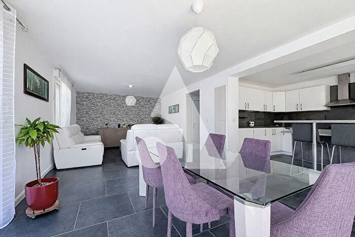 Maison à vendre - La Bâtie-Neuve - 4 pièces - 3 chambres