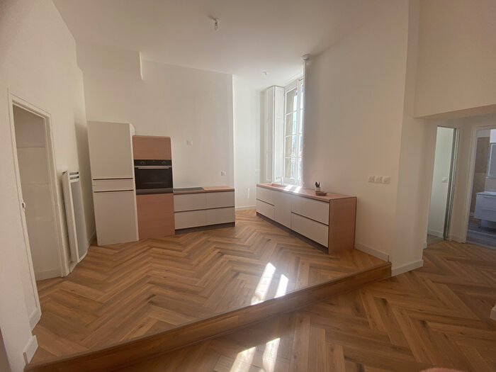 Appartement 3 pièces à vendre à Nîmes, Ecusson, Arènes