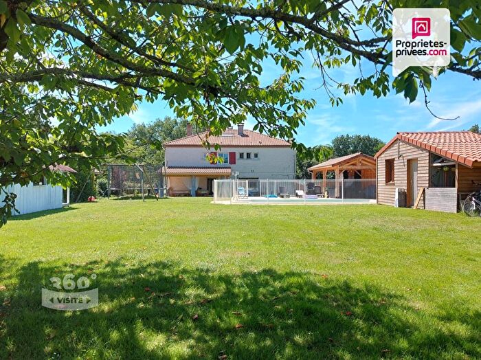 Maison à vendre - Le Passage - 11 pièces - 8 chambres