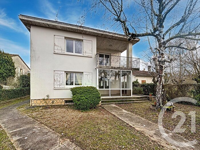 Maison à vendre - Montpon-Ménestérol - 5 pièces - 4 chambres