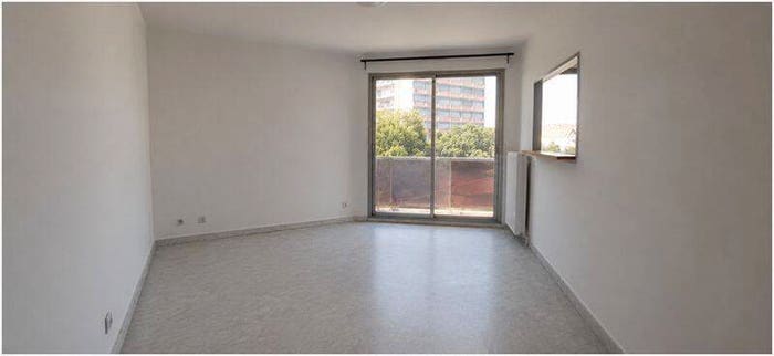Centre Ville-Louis Blanc, Alès : Appartement 3 pièces à louer