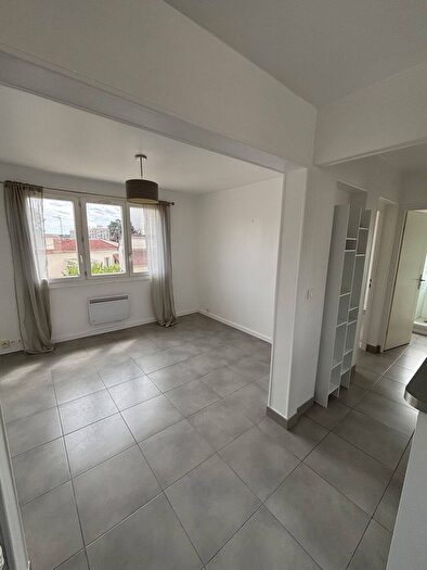 Bernard de Jussieu, Versailles : Appartement 2 pièces à louer