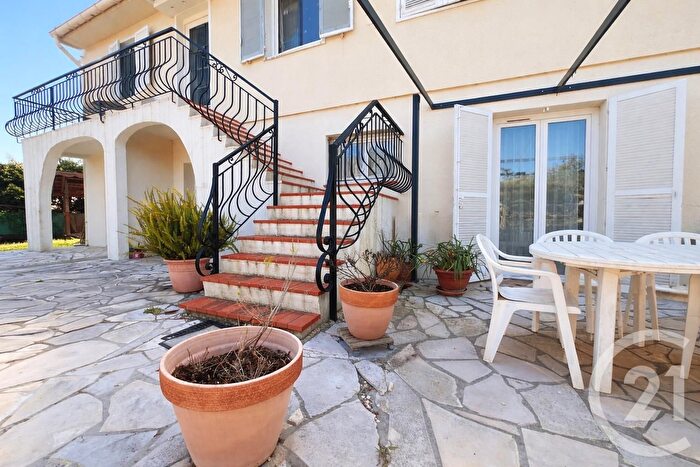 Appartement à vendre - Vence, Vosgelade, Sainte-Anne - 3 pièces - 2 chambres