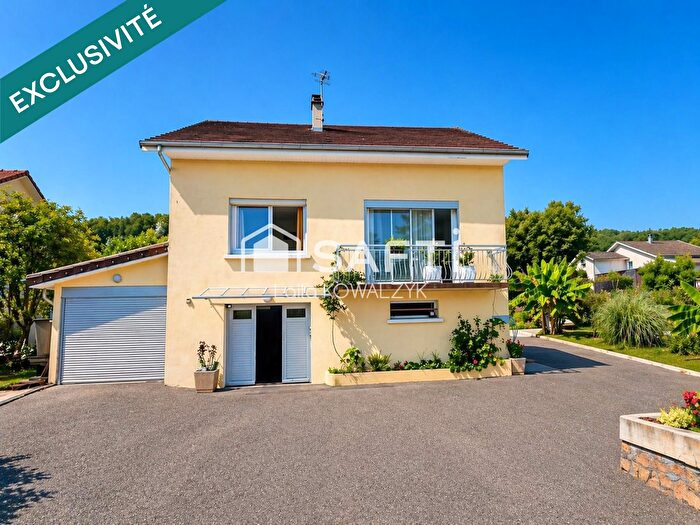 Maison à vendre - Ruy-Montceau - 8 pièces - 4 chambres