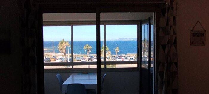 Appartement à louer - Le Fort, Six-Fours-les-Plages - 1 pièce