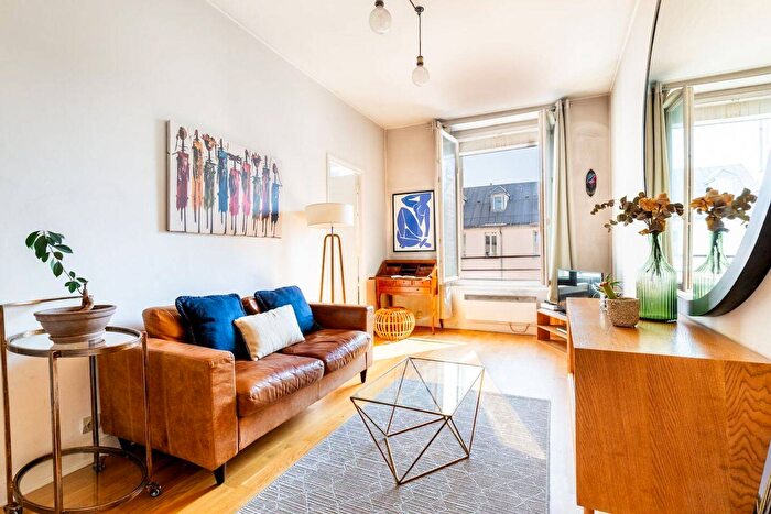 Chateau d'Eau-Lancry, Paris 10ème arrondissement : Appartement 2 pièces à louer