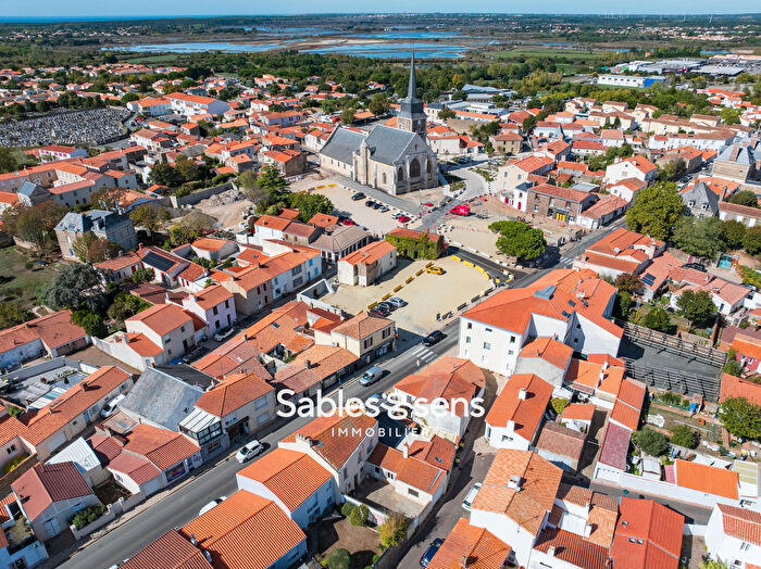 Olonne-sur-Mer, La Joséphine, Belle Noue, Les Benatières, Le Village du Bois : Maison 5 pièces à vendre