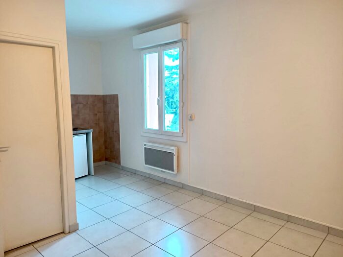 Appartement à louer - Fontaine, Floralies - 1 pièce - 1 chambre