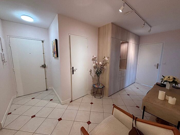 Appartement à louer - Victor Hugo-Belvédère, Saint-Germain-en-Laye - 3 pièces - 2 chambres