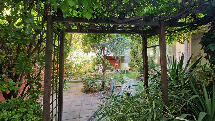Bollène, Centre-ville : Maison 8 pièces à vendre