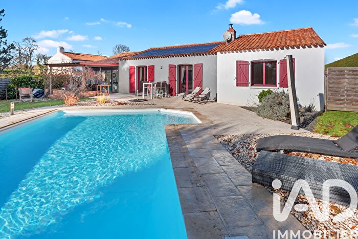 Maison à vendre - Pont-Saint-Martin - 5 pièces - 3 chambres