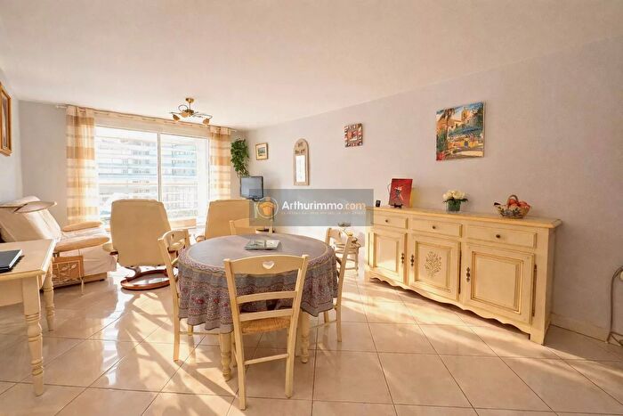 Appartement à vendre - Saint-Raphaël, Centre-ville - 3 pièces - 2 chambres