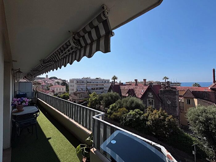 Appartement 4 pièces à vendre à Cannes, Croix des Gardes