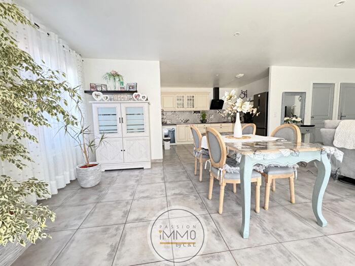 Maison à vendre - Laragne-Montéglin - 3 pièces - 2 chambres