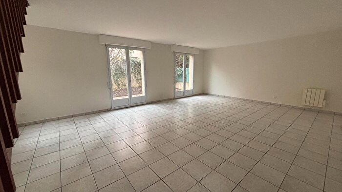 Maison à louer - Chamalières, Les Roches - 6 pièces - 4 chambres