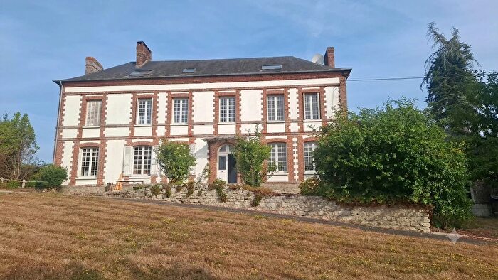 Maison 8 pièces à Forges-les-Eaux, à vendre