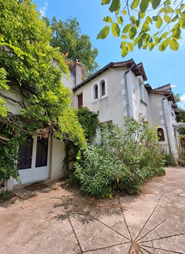 Nazelles-Négron - Maison 5 pièces à vendre
