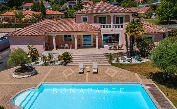 Maison 8 pièces à vendre à Montardon