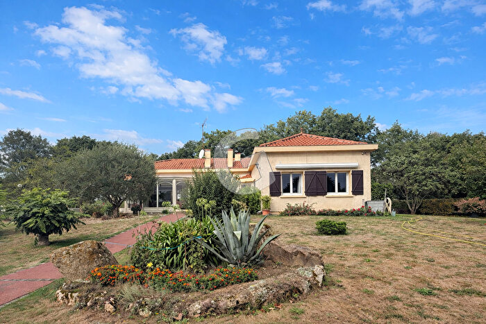 Maison à vendre - Le Champ-Saint-Père - 7 pièces - 3 chambres