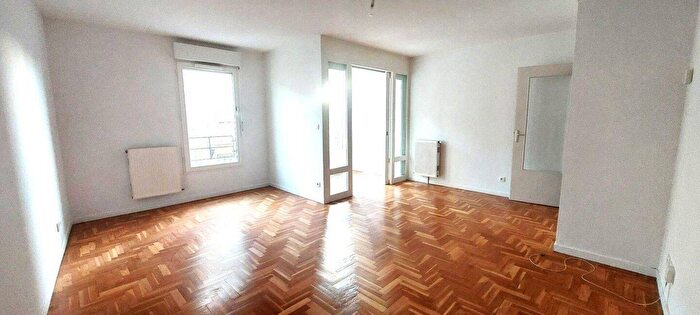 Appartement à louer - centre Ville-La Chartonnière-La Barre, Villefranche-sur-Saône - 3 pièces - 2 chambres