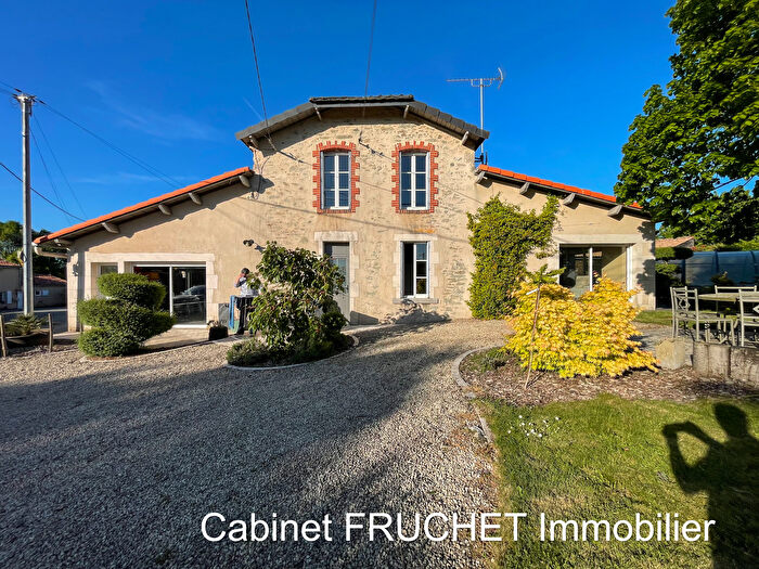 Maison 5 pièces à vendre à Rochetrejoux
