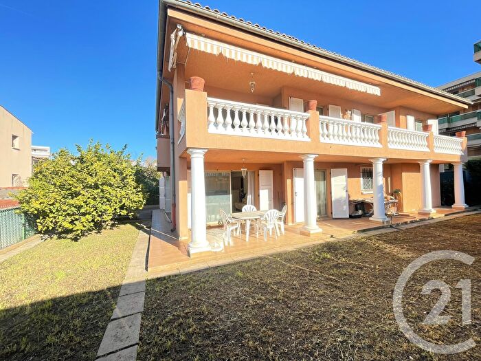 Saint-Laurent-du-Var, Bord de Mer, Port de Plaisance : Maison 5 pièces à vendre