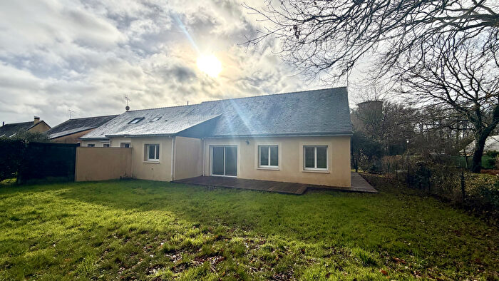 Maison à vendre - Saint-Clément-de-la-Place - 4 pièces - 3 chambres