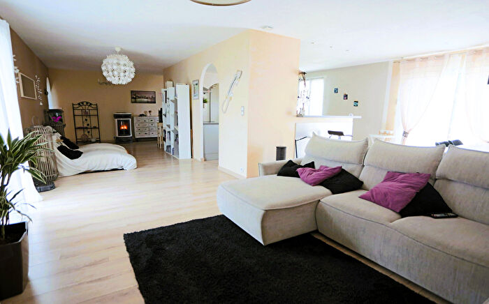 Maison à vendre - Vinzelles - 7 pièces - 4 chambres