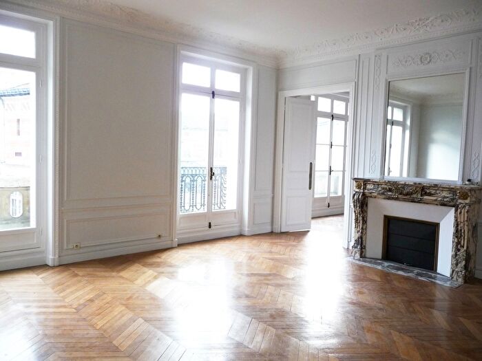 Appartement à louer - Paris e  - 6 pièces - 4 chambres