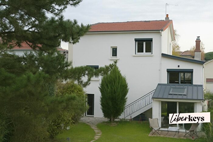 Maison à vendre - Villemomble, Marnaudes - 7 pièces - 4 chambres