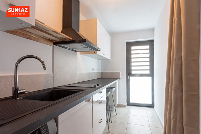 Appartement 1 pièce à louer à Saint-Pierre, Terre Sainte, Université