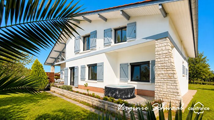 Habas : Maison 12 pièces à vendre