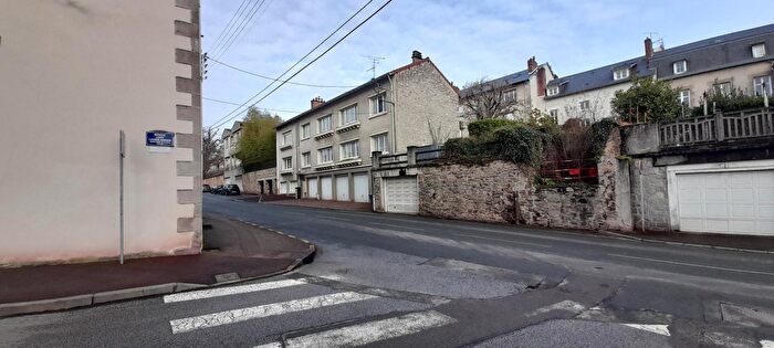 Appartement à louer - Limoges, Centre-ville, Hôtel de Ville, Emailleurs - 2 pièces - 1 chambre