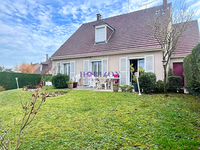 Maison à vendre - La Chapelle-en-Serval - 6 pièces - 4 chambres