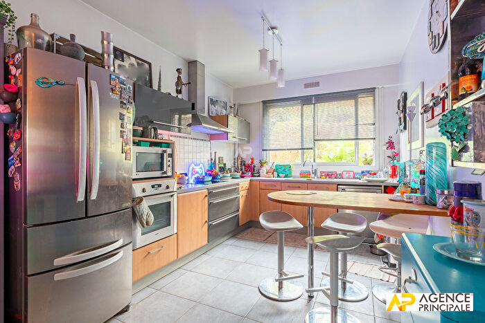 Le Mesnil-le-Roi : Appartement 5 pièces à vendre