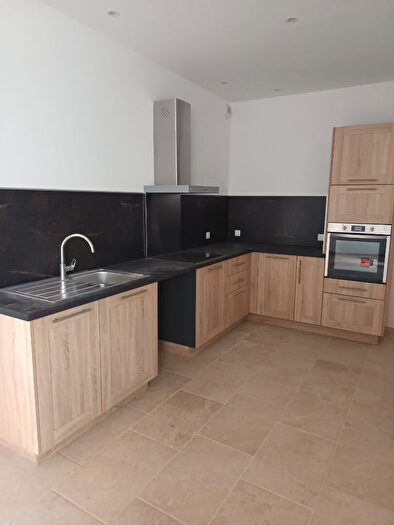 Maison à louer - Besse-sur-Issole - 4 pièces - 3 chambres