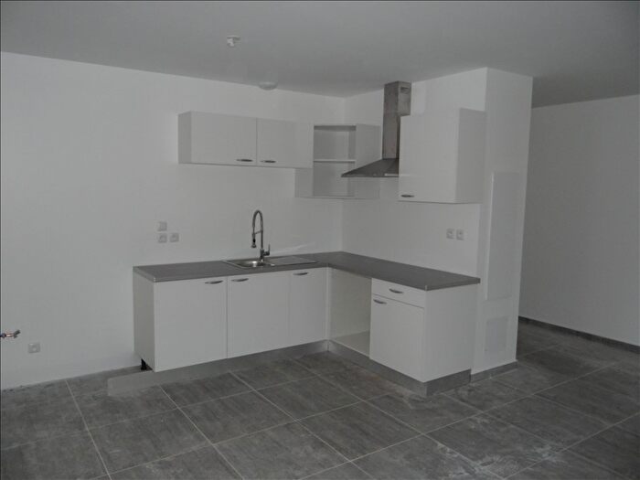 Maison 4 pièces à Ventabren, à louer